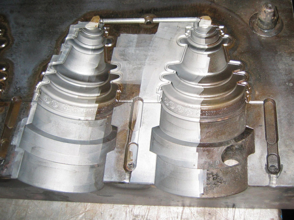 Cleaning EPDM, NBR or rubber moulds - cleanLASER